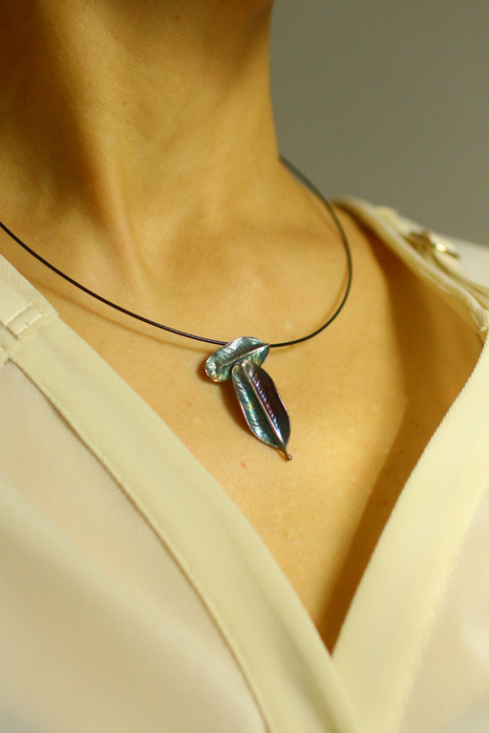 Boxwood pendant in silver